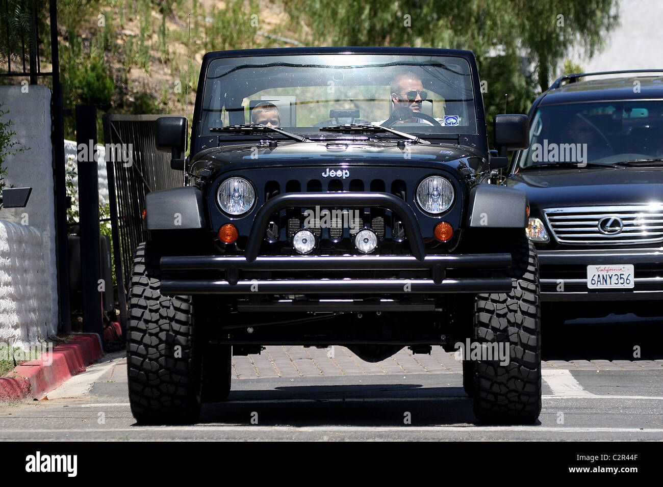 David Beckham collects his son at Curtis School and drives to Ventura ...