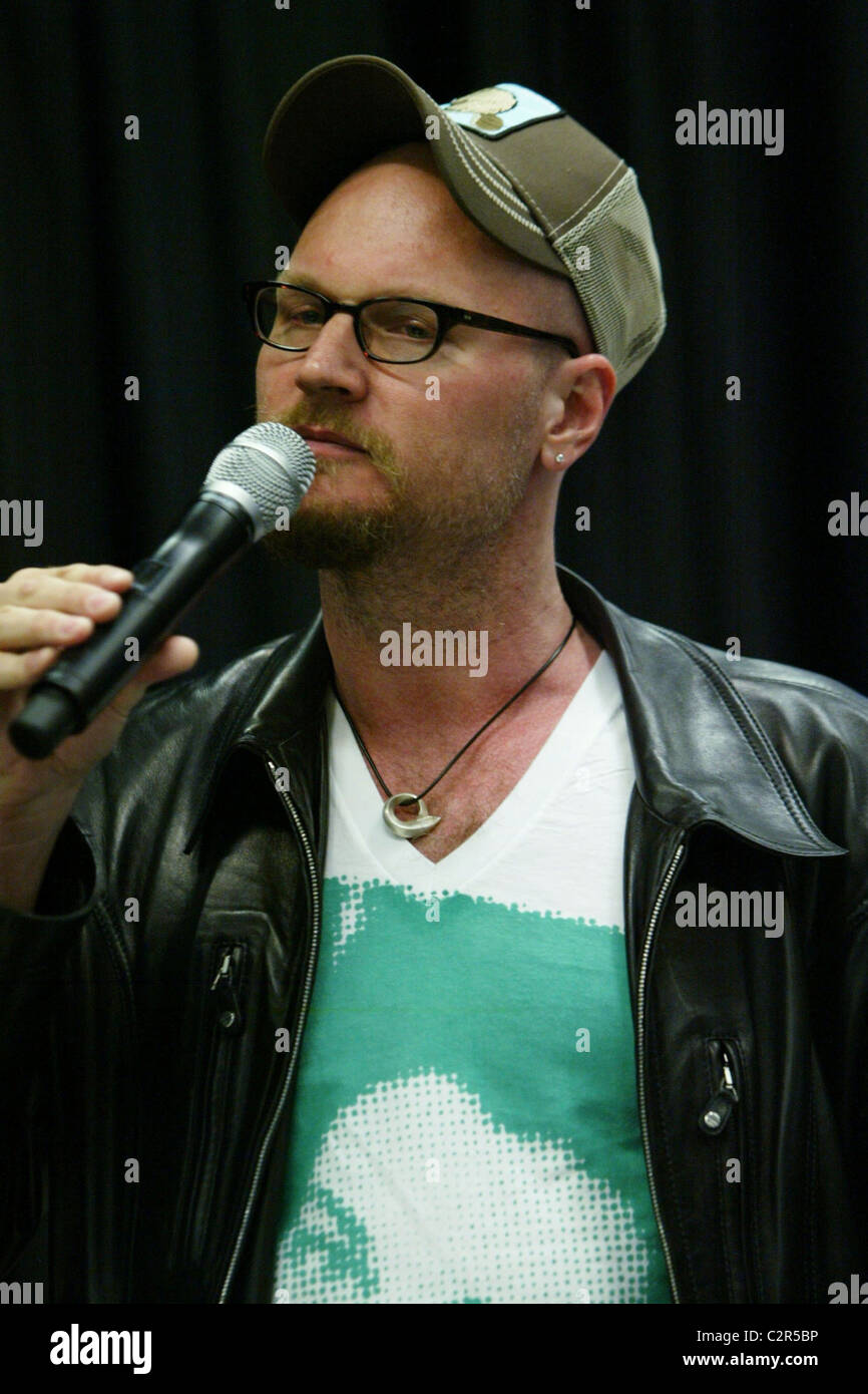 Running with Scissors' author Augusten Burroughs reads and discuses his ...