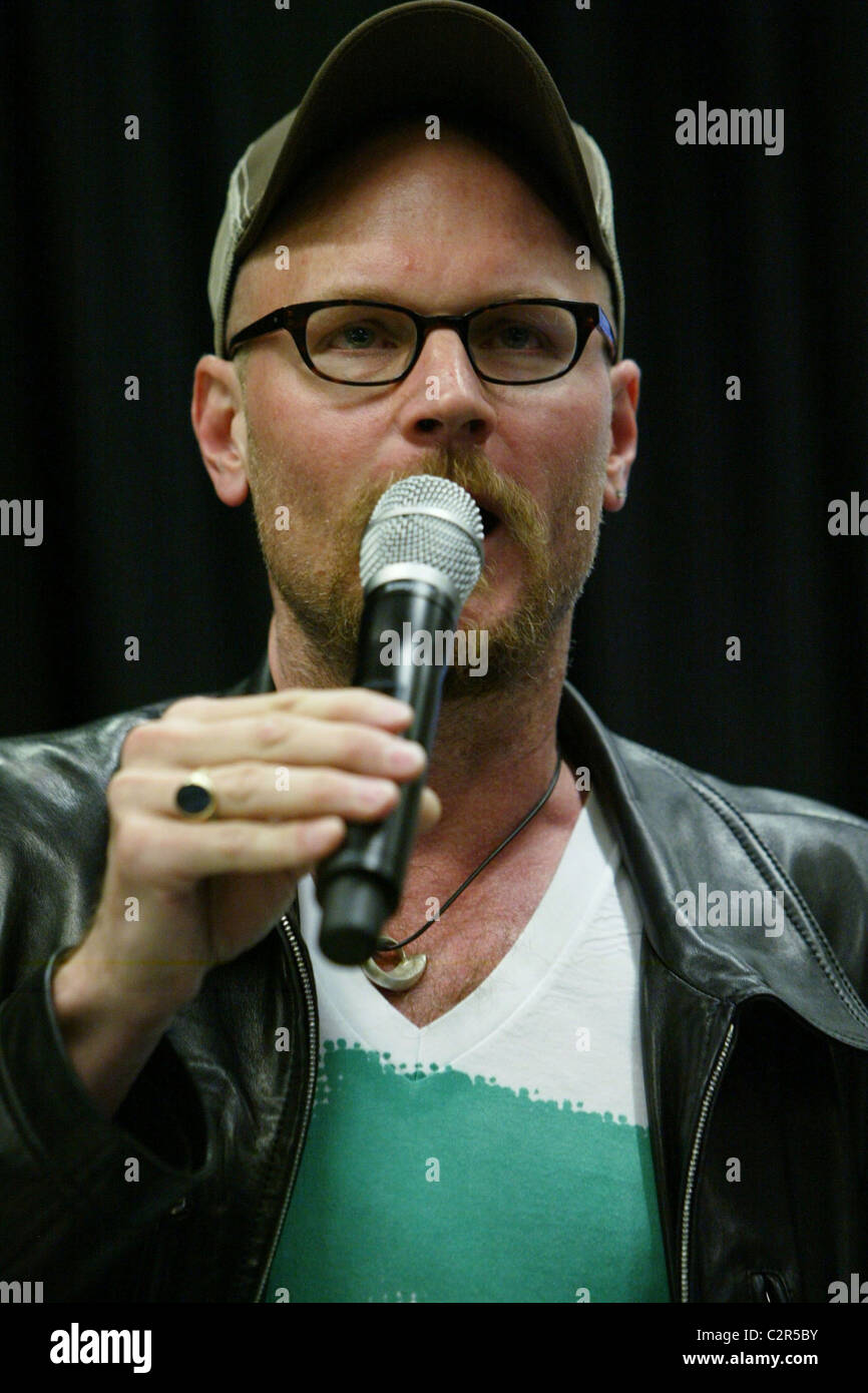 Running with Scissors' author Augusten Burroughs reads and discuses his ...