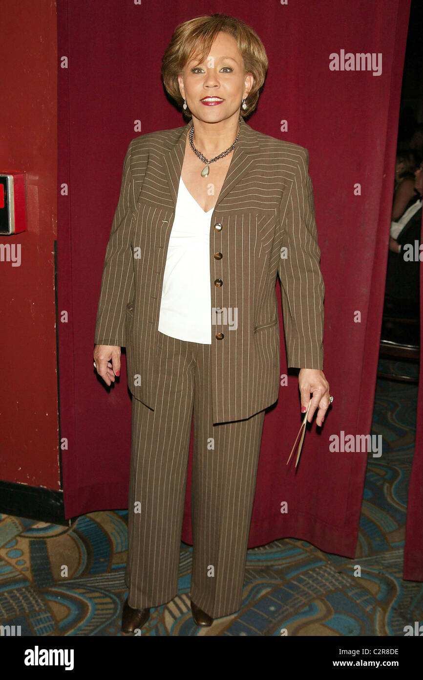 Sue simmons hi-res stock photography and images - Alamy