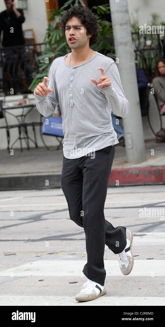 Adrian Grenier at the film set for HBO's 'Entourage' at Urth Caffe in ...