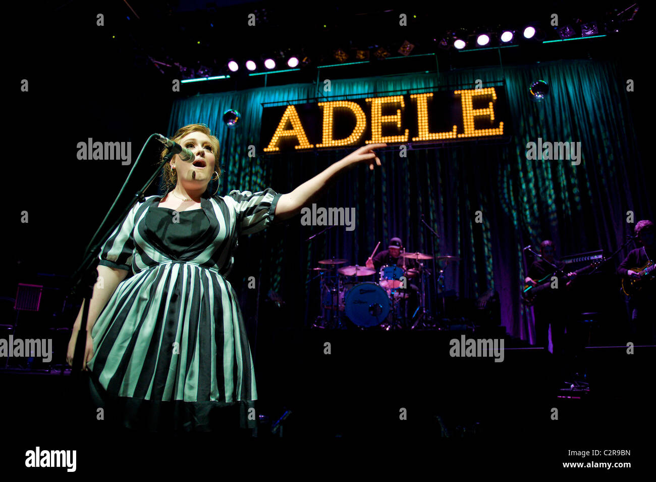 Adele performing in concert hi-res stock photography and images - Alamy