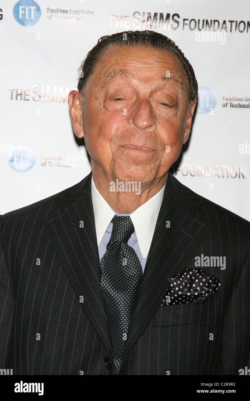 Galanos fashion hi-res stock photography and images - Alamy