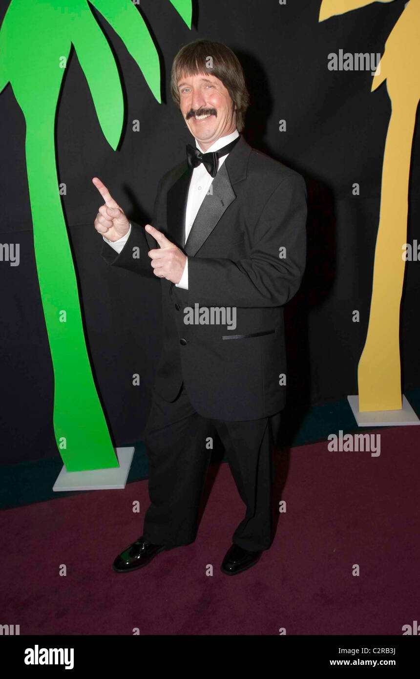 Bono impersonator hi-res stock photography and images - Alamy