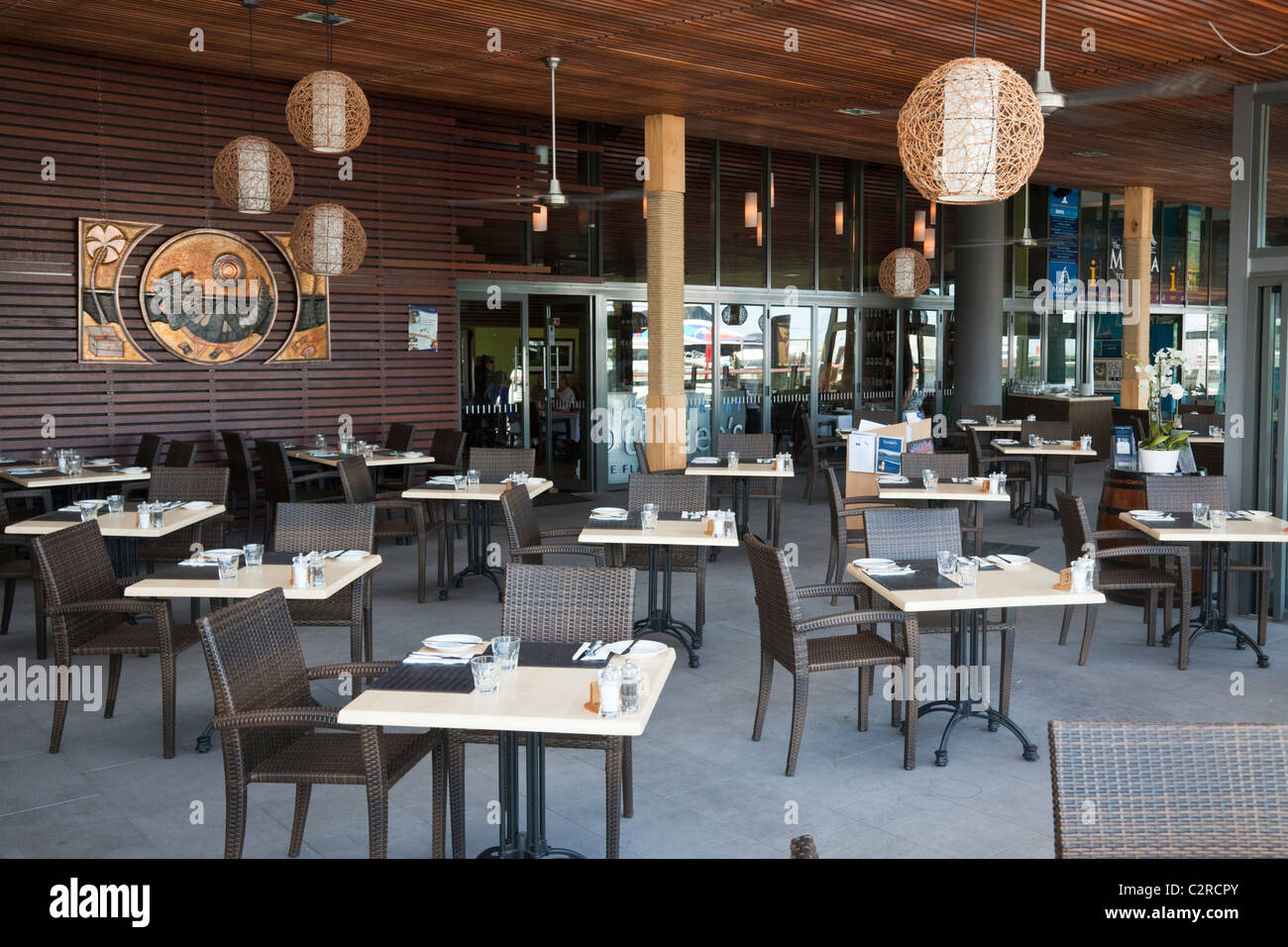 Dundees Restaurant on the waterfront. Harbour Lights, Cairns ...