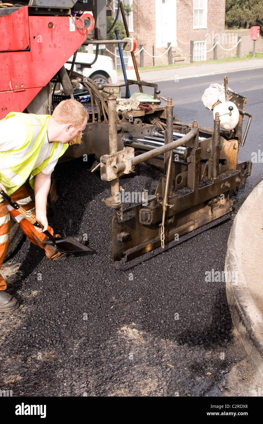 Roads and building hi-res stock photography and images - Alamy