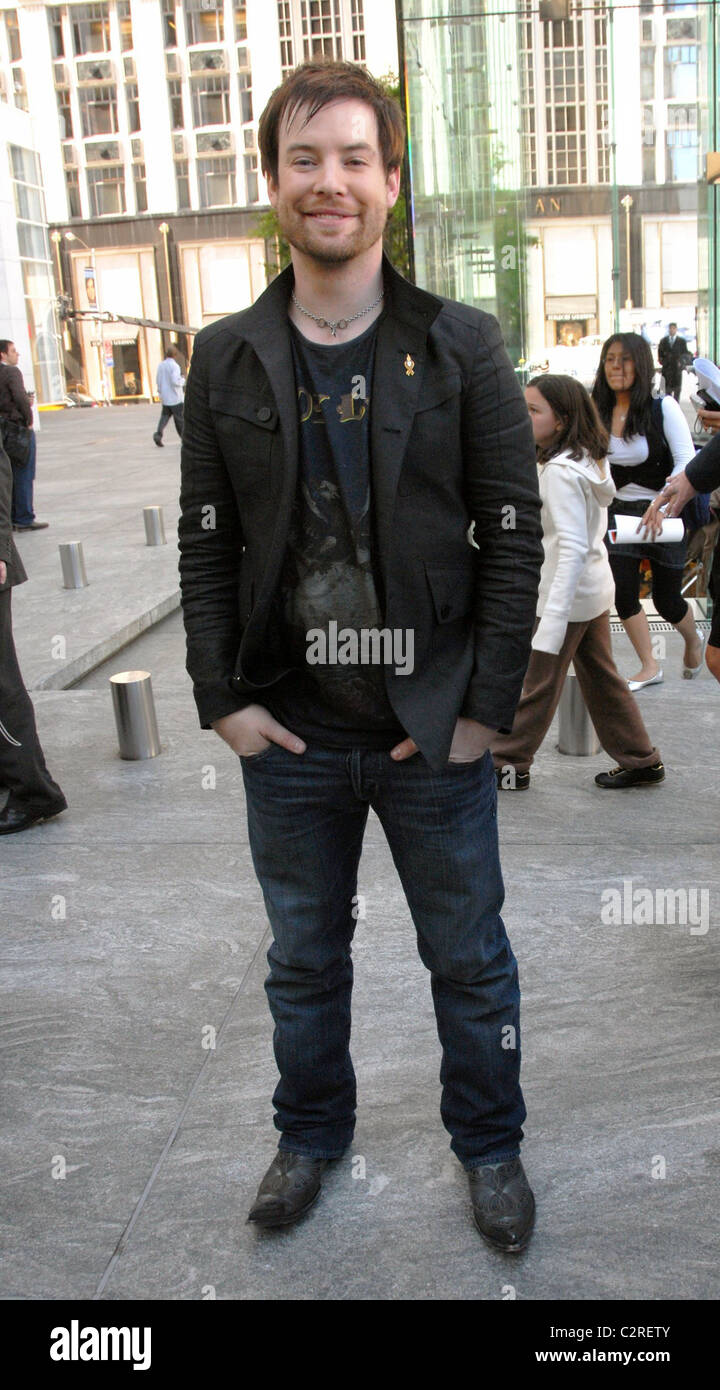 David Cook the new 'American Idol' performing live on CBS' 'The Early ...