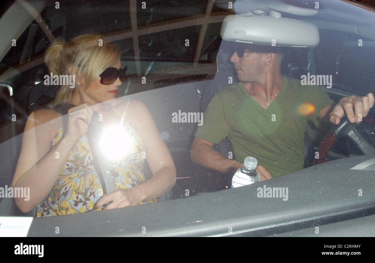 Gwen stefani shopping in beverly hills california hi-res stock photography and images - Alamy