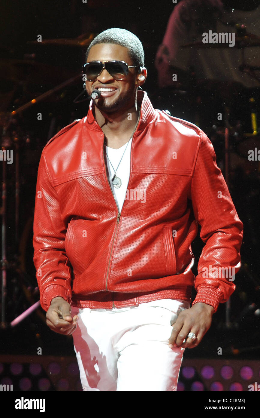 Usher in theater hi-res stock photography and images - Alamy