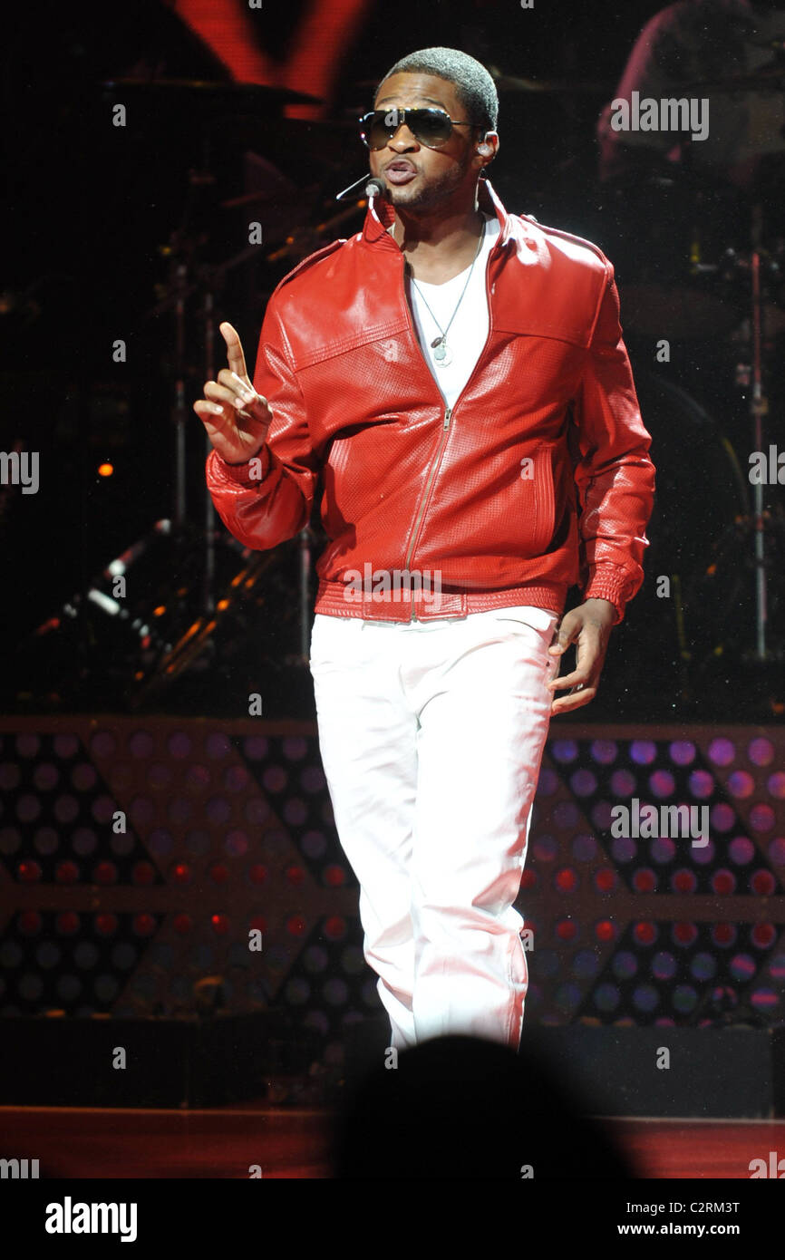 Usher in theater hi-res stock photography and images - Alamy