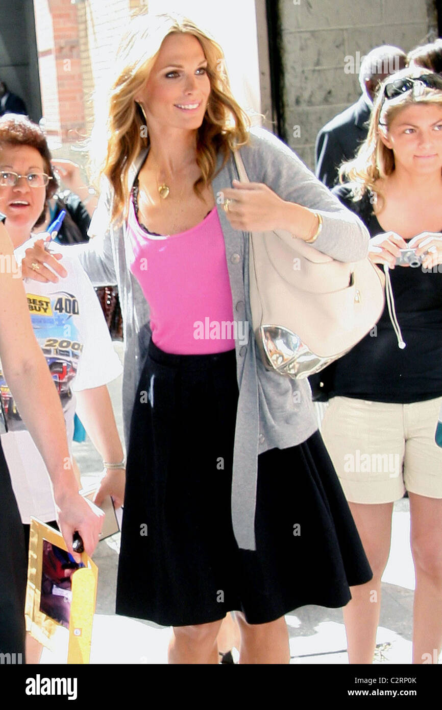 Molly sims leaving hi-res stock photography and images - Alamy