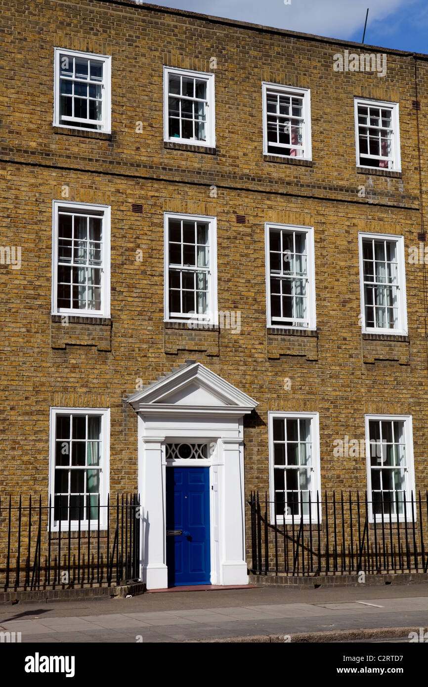 Luxury typical brick british houses hi-res stock photography and images ...