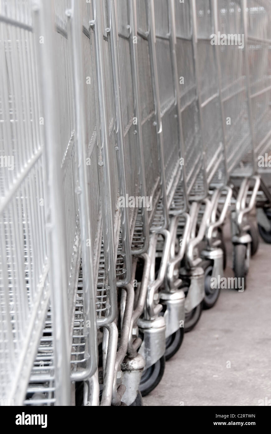 Shopping carts row hi-res stock photography and images - Alamy