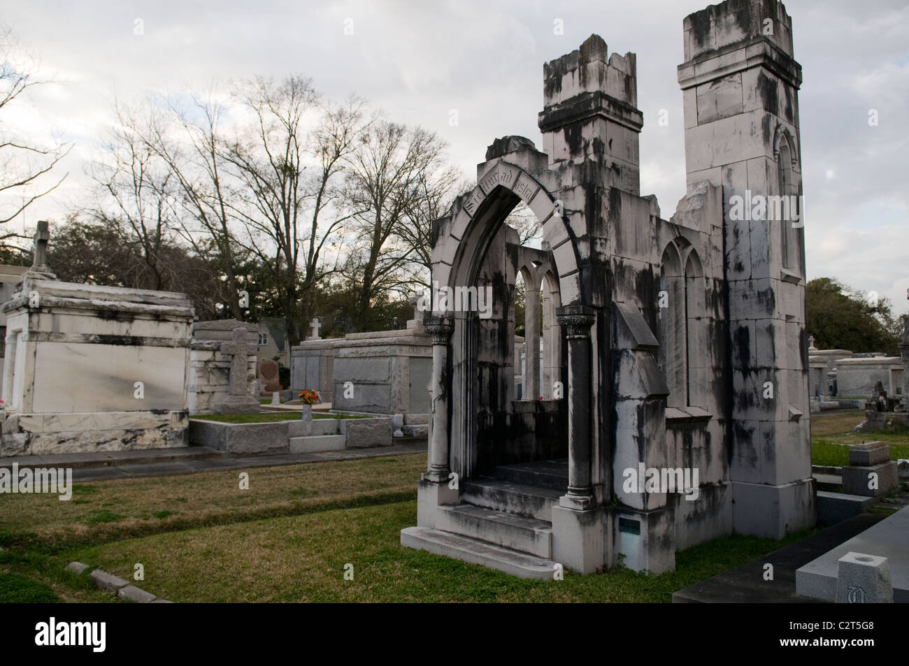 Castle mausoleum in New Orleans cemetery Stock Photo - Alamy