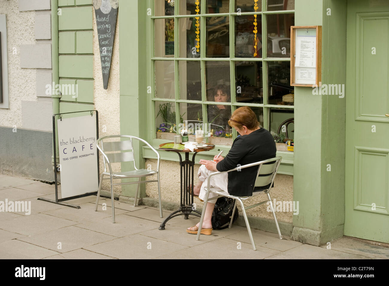 Cafe life hi-res stock photography and images - Alamy