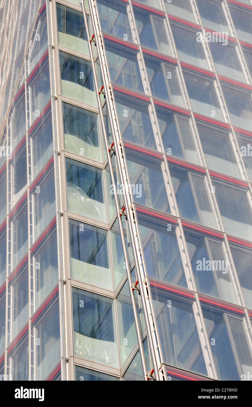 London bridge construction hi-res stock photography and images - Alamy
