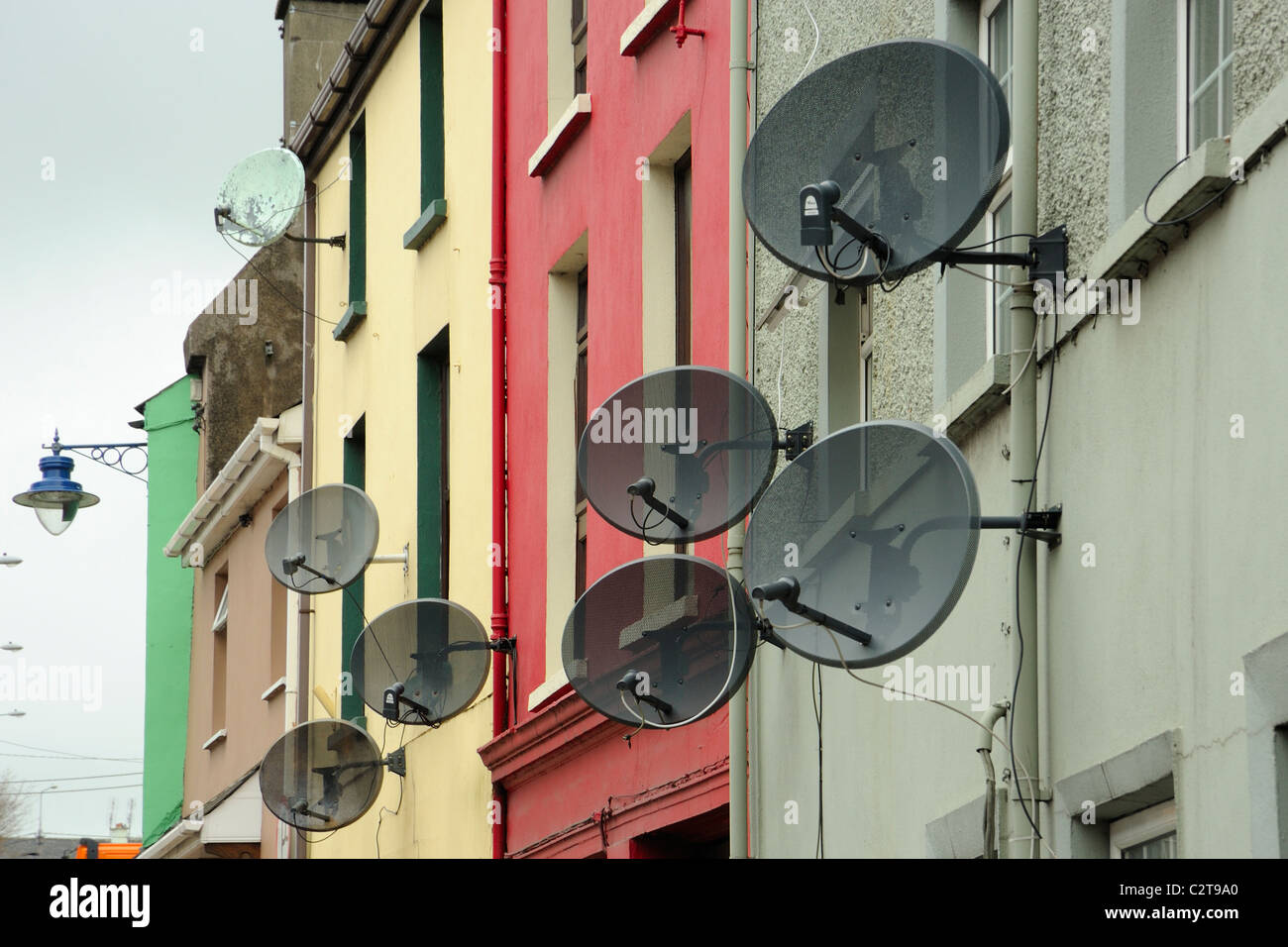 Sky dishes hi-res stock photography and images - Alamy