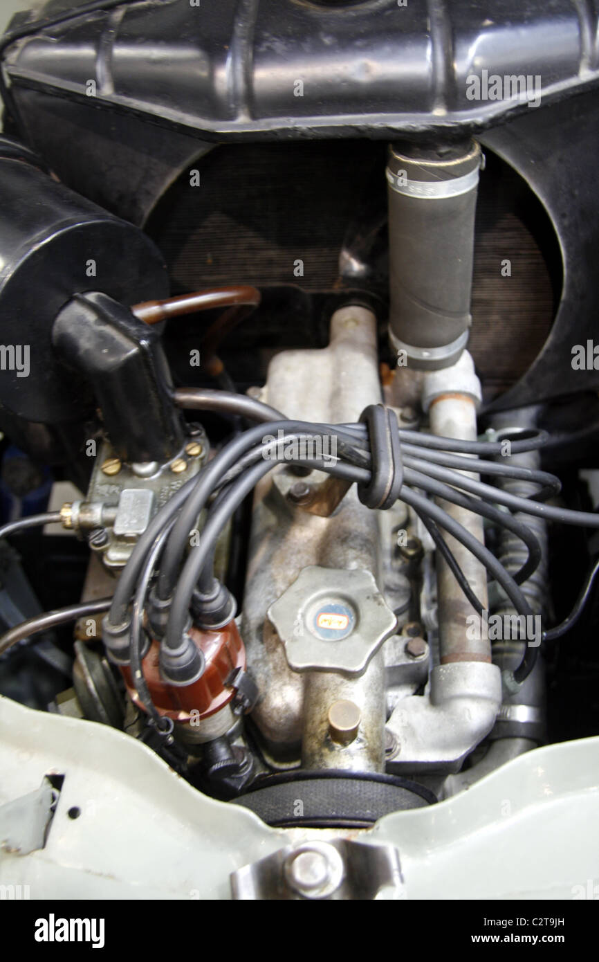vintage fiat 500 car engine at motor show Stock Photo - Alamy