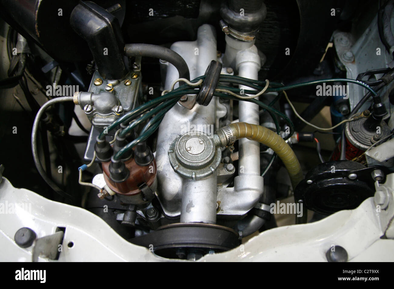 vintage fiat 500 car engine at motor show Stock Photo - Alamy