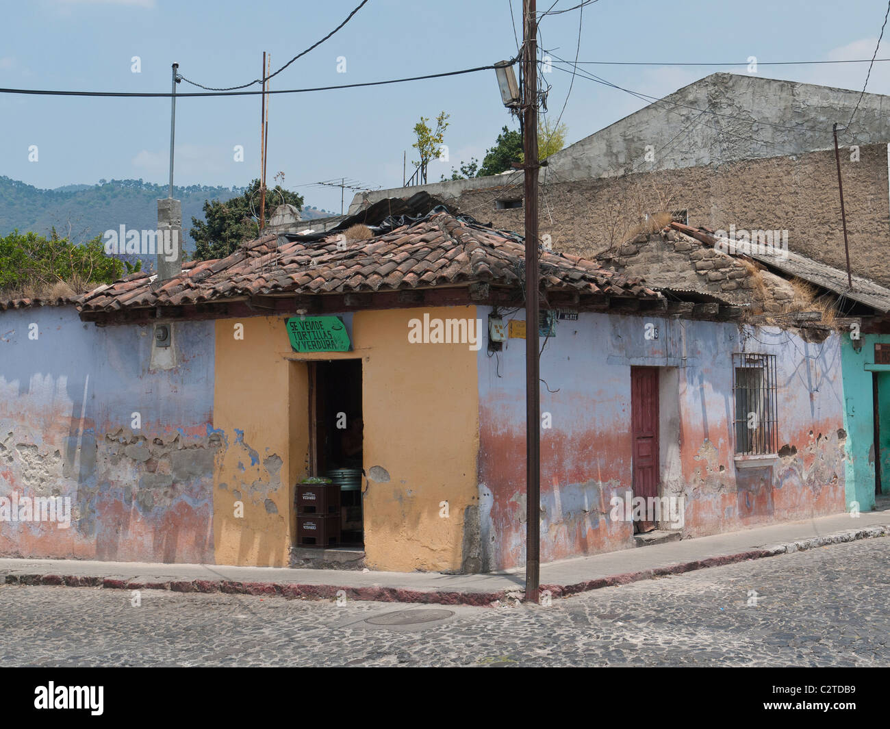 Spanish colonial corner building hi-res stock photography and images ...
