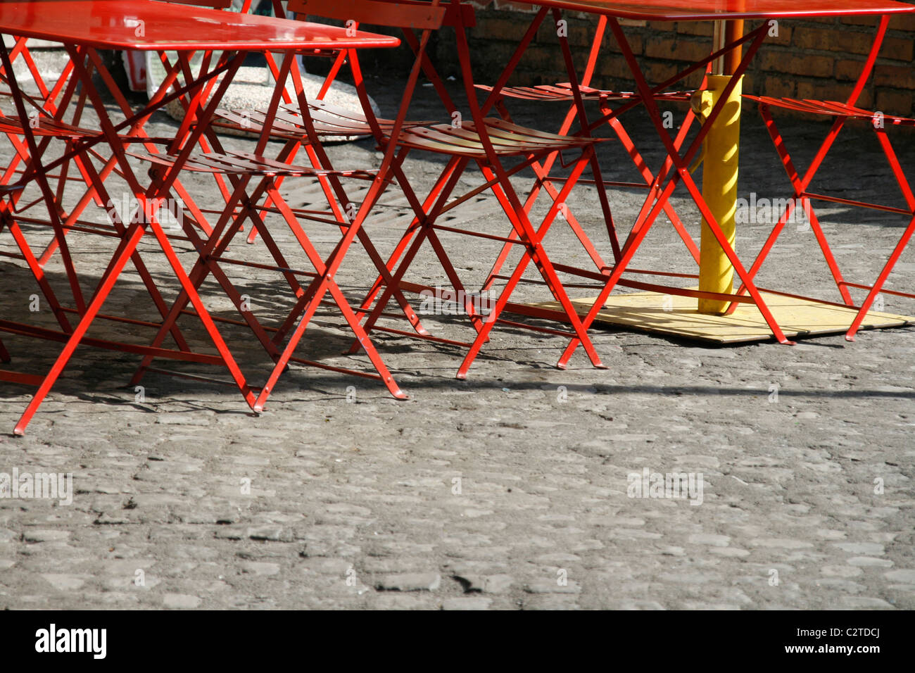 empty table setting in restaurant in rome italy Stock Photo - Alamy