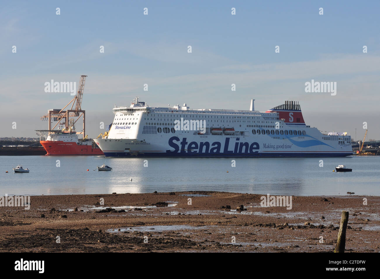 Stena Line ferry leaving the port of Harwich Stock Photo - Alamy