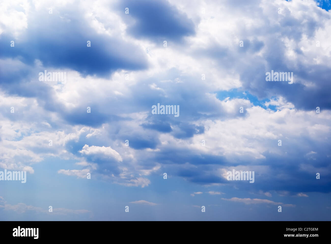 Gloomily sky hi-res stock photography and images - Alamy
