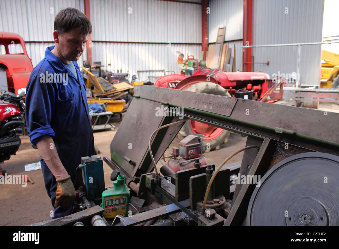 Engineer saw hi-res stock photography and images - Alamy