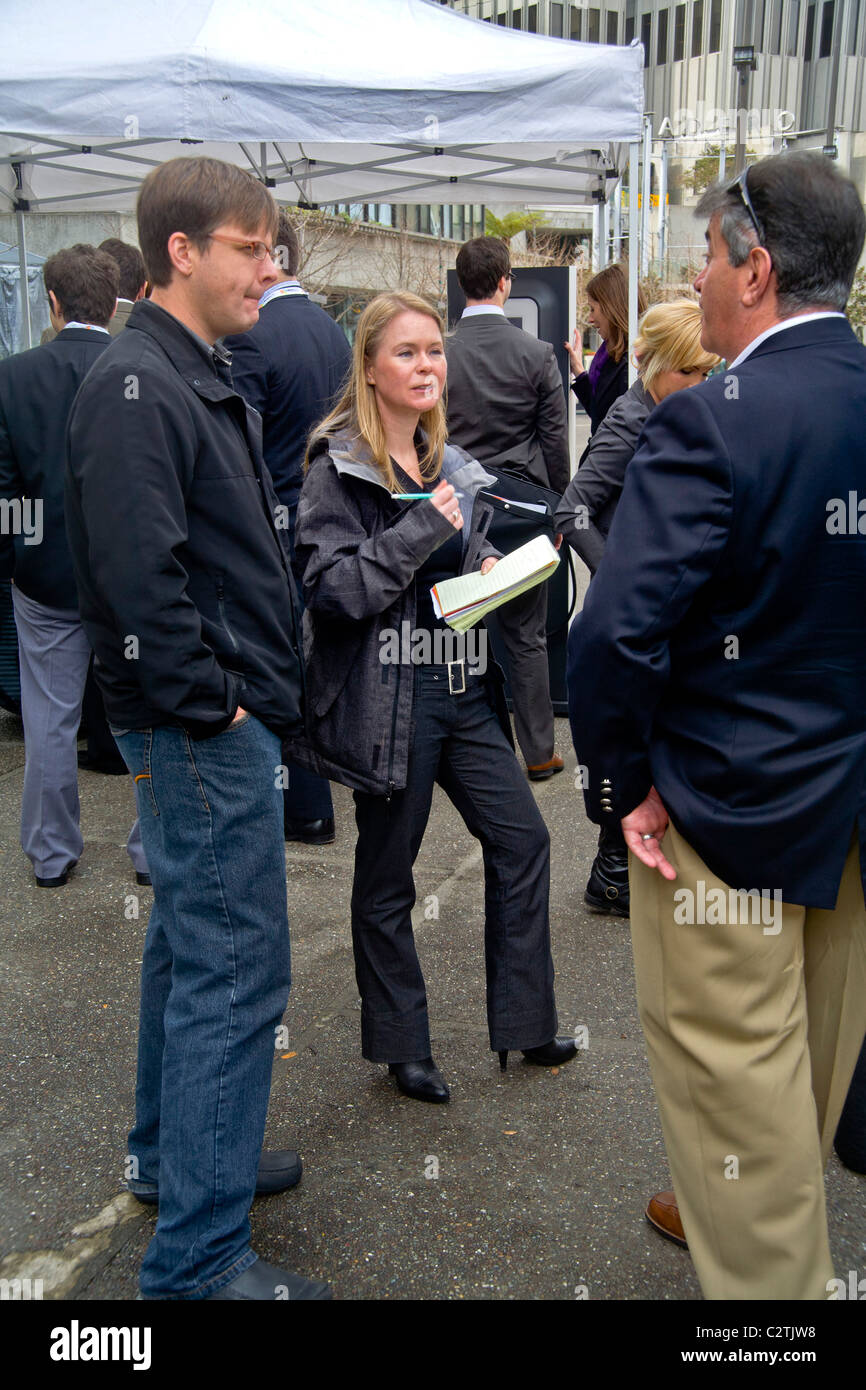 Female reporter in street interview hi-res stock photography and images ...