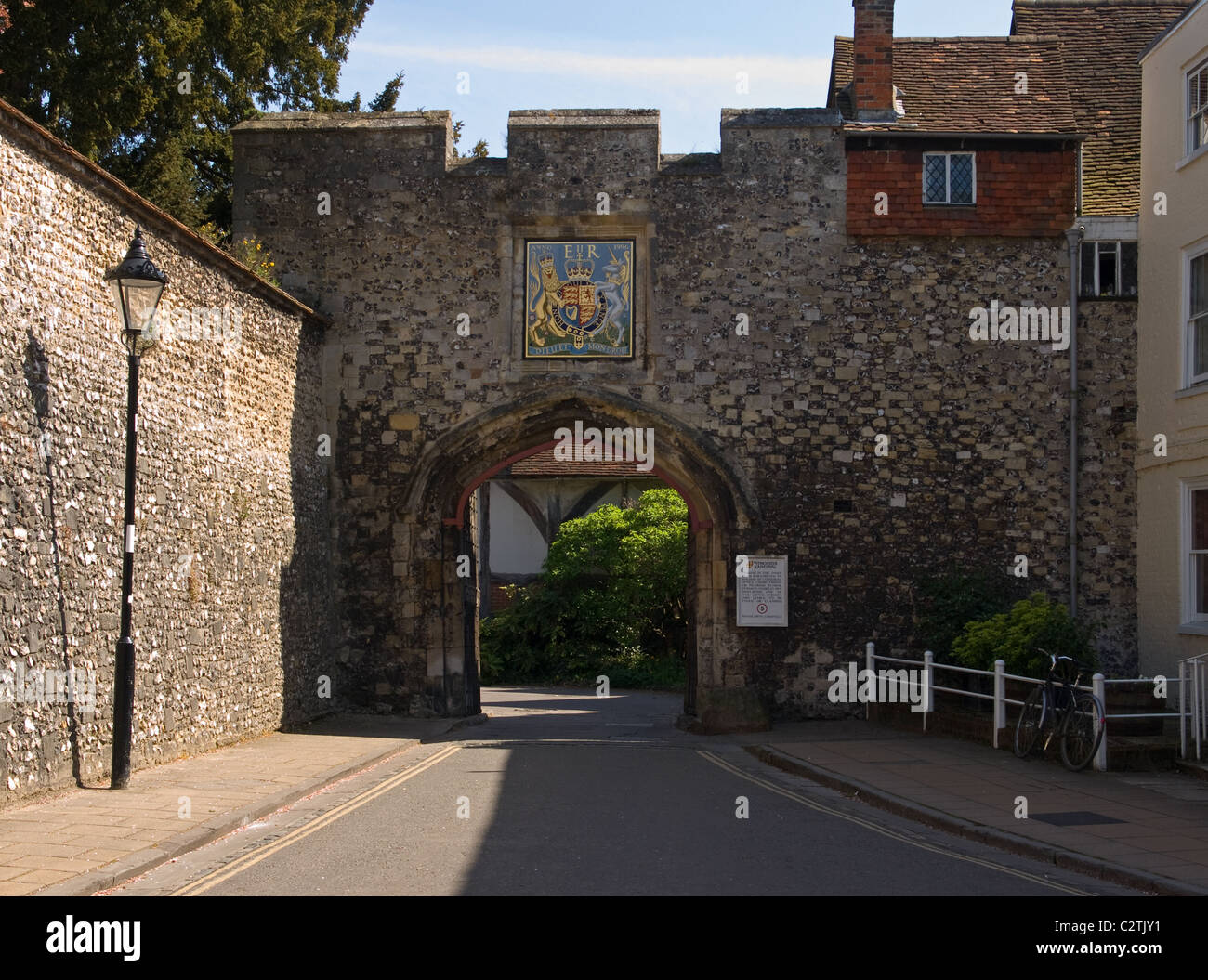 Winchester cathedral close hi-res stock photography and images - Alamy