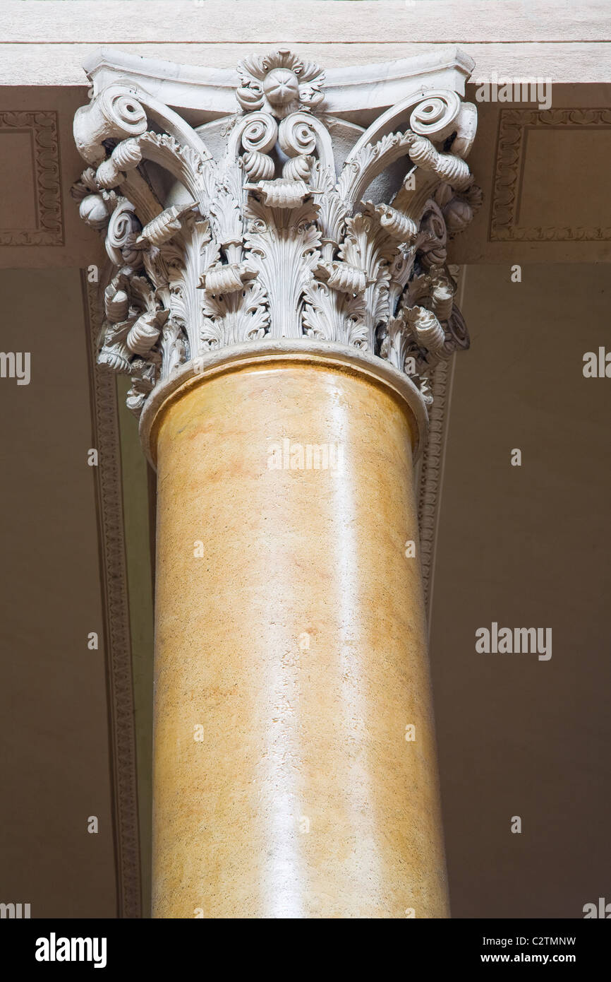 Architectural detail, Corinthian columns Stock Photo - Alamy