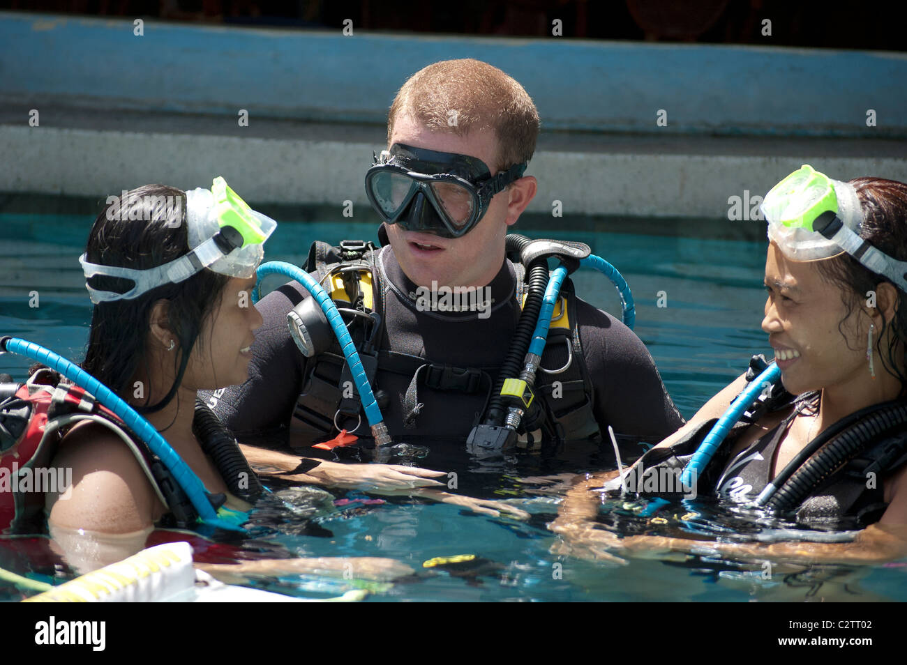 Scuba diving lessons hi-res stock photography and images - Alamy