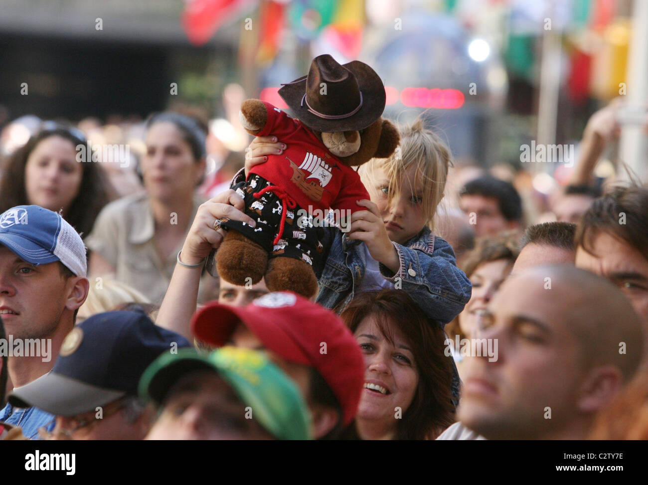 Crowd at the Kenny Chesney performance live on 'The Today Show Concert ...
