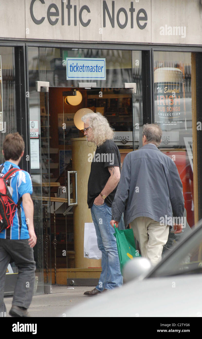 Billy Connolly out and about shopping at the Sony store and checking ...