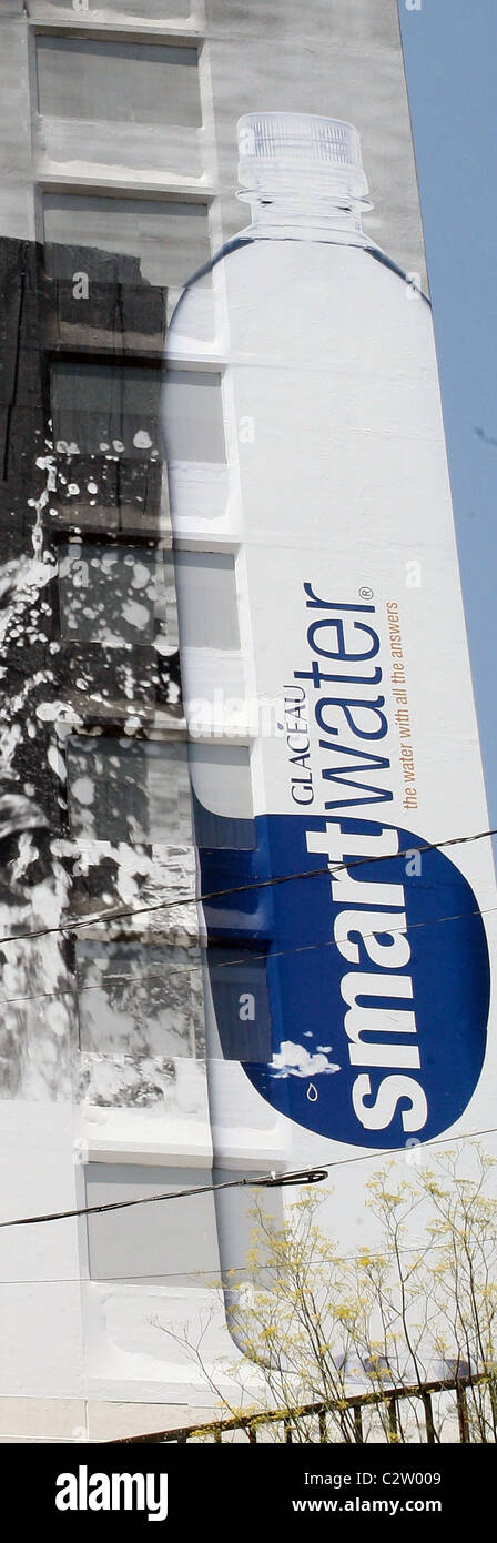 Jennifer Aniston's new ad campaign for Smartwater at the Hyatt building ...