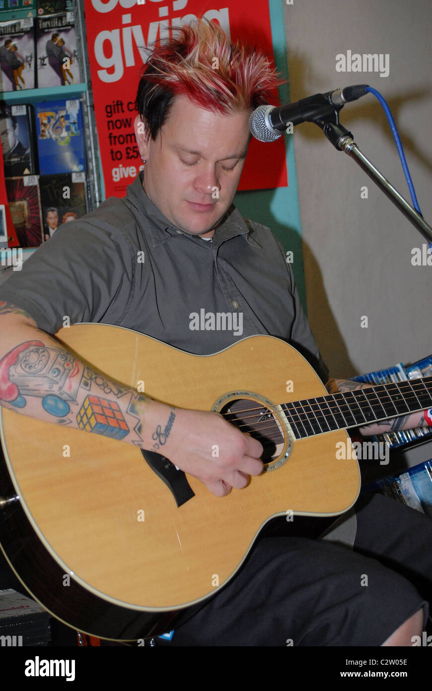 Jaret Reddick Bowling for Soup performing live at Fopp London, England ...