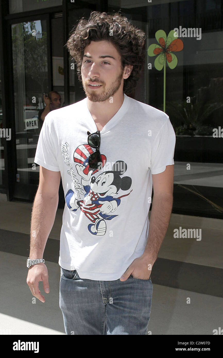 American actor Jake Hoffman, son of Dustin Hoffman, leaving Newsroom on ...