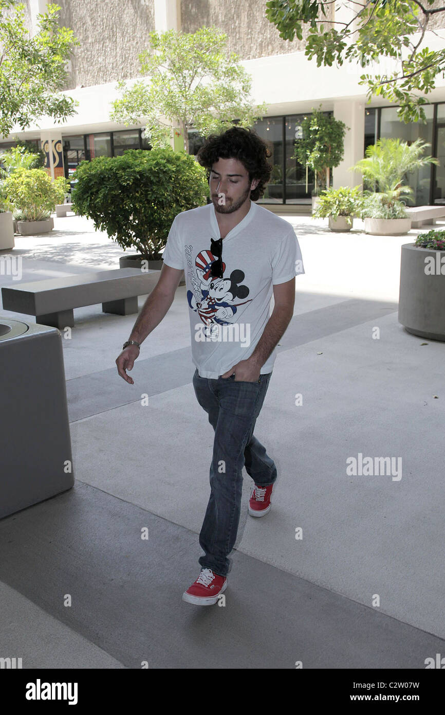 Actor dustin hoffman son jake hi-res stock photography and images - Alamy