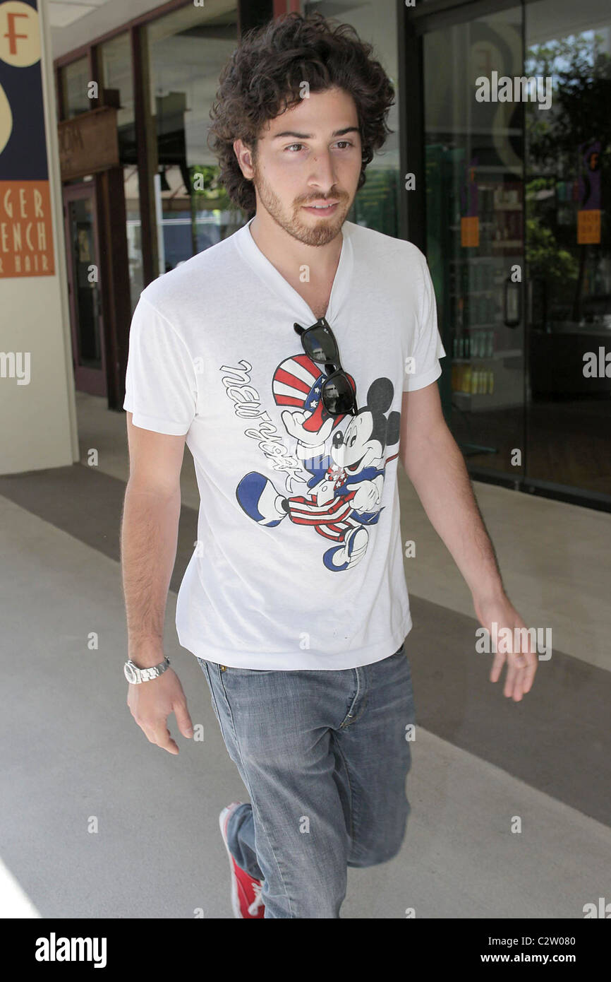 American actor Jake Hoffman, son of Dustin Hoffman, leaving Newsroom on ...