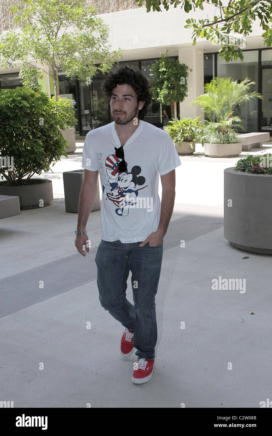 American actor Jake Hoffman, son of Dustin Hoffman, leaving Newsroom on ...