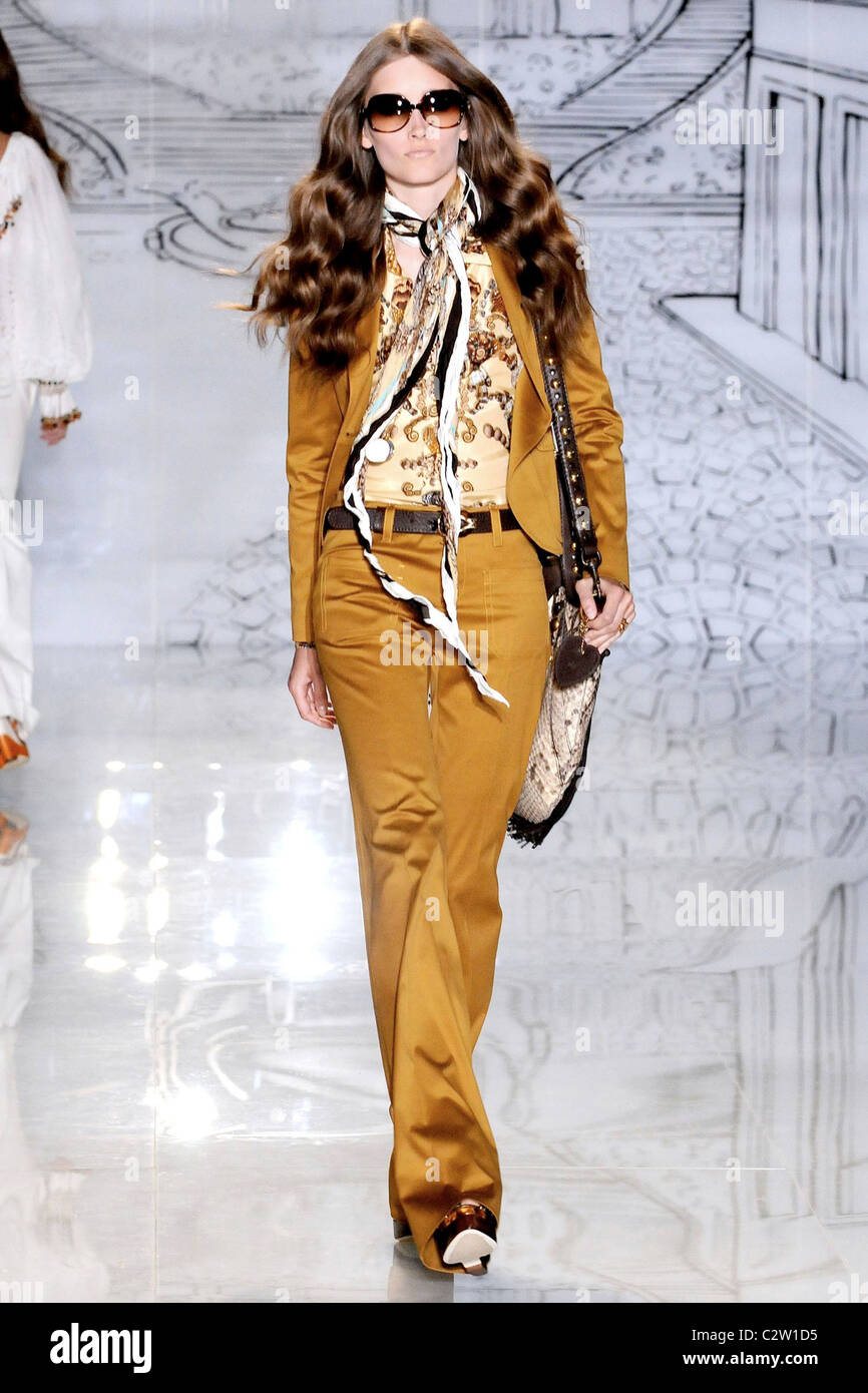 Gucci 2009 Resort Collection fashion show held at the Villa Aurelia ...