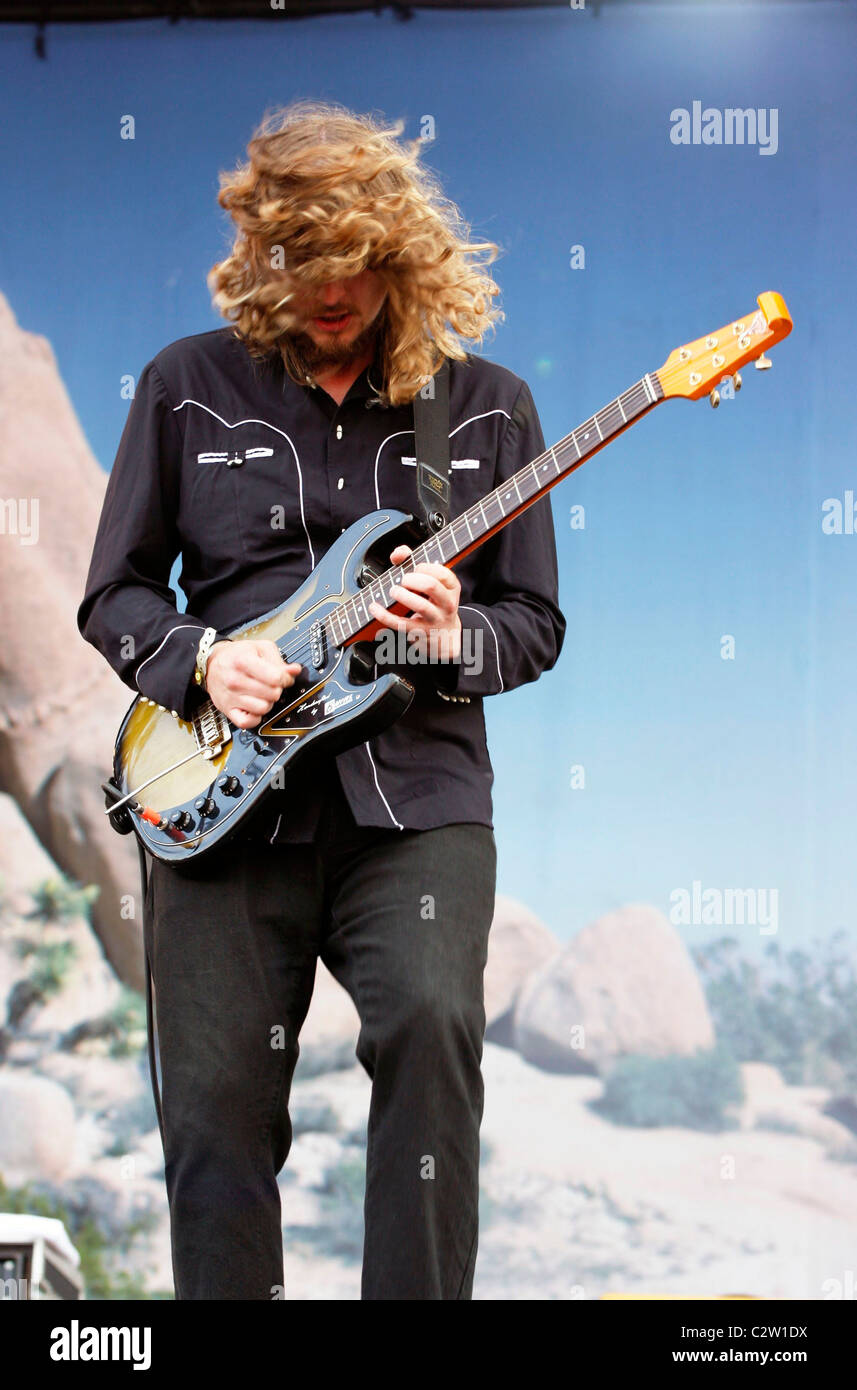 Dave mccabe zutons hi-res stock photography and images - Alamy