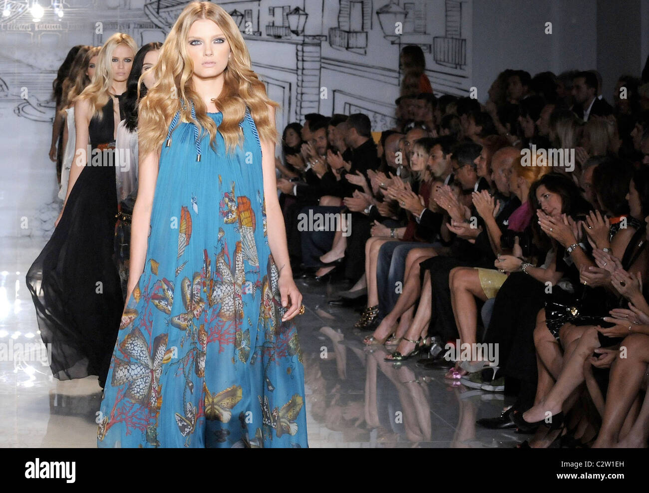 Gucci 2009 Resort Collection fashion show held at the Villa Aurelia ...