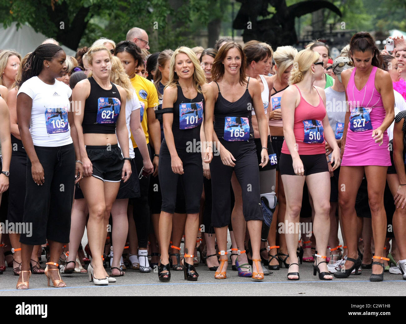 Kelly ripa high heels hi-res stock photography and images - Alamy