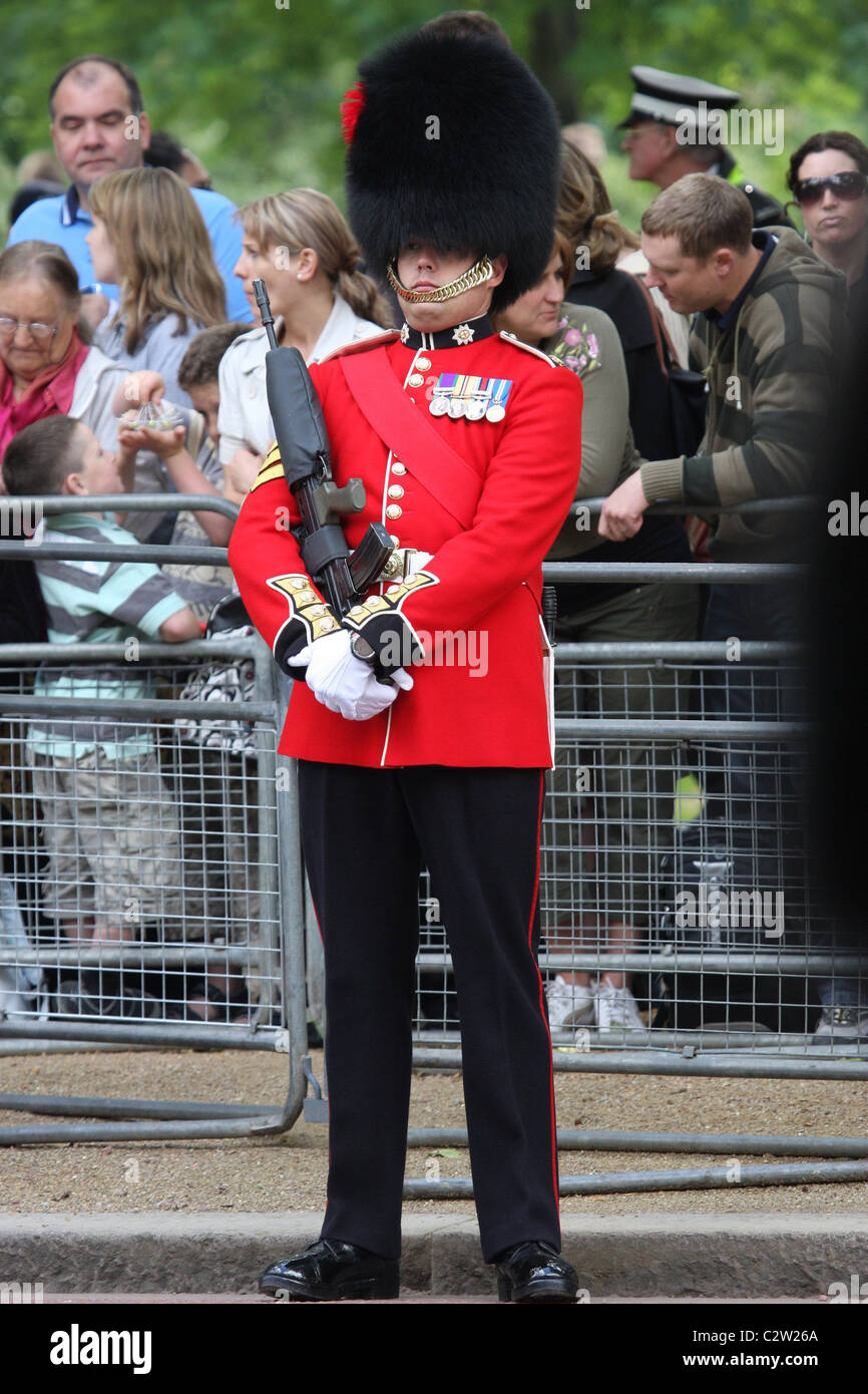 Atmosphere on their way to the Trooping the Colour London, England - 14 ...