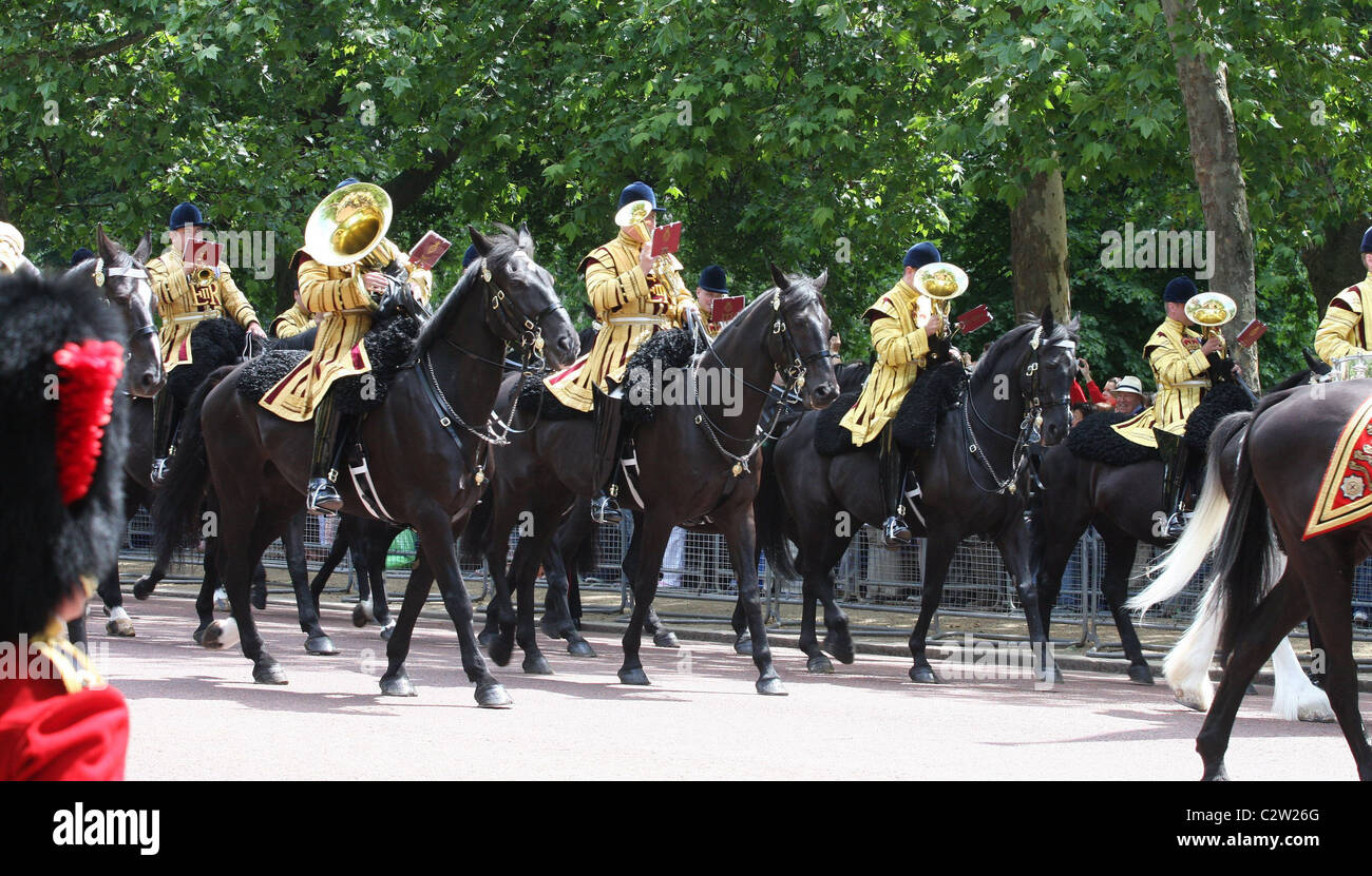 Atmosphere on their way to the Trooping the Colour London, England - 14 ...