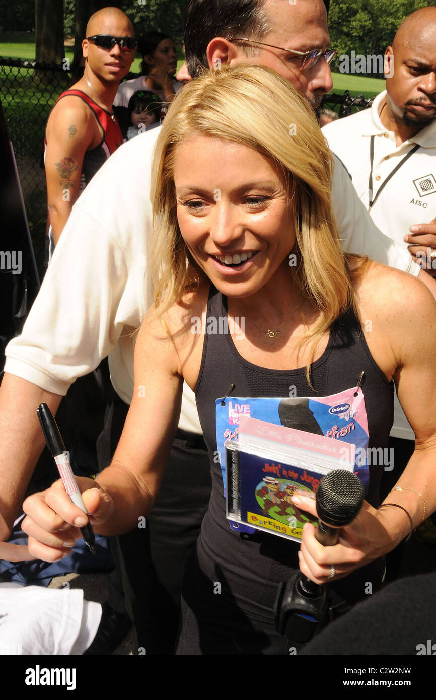 Kelly Ripa ABC's 'Live with Regis and Kelly' talk show host ...