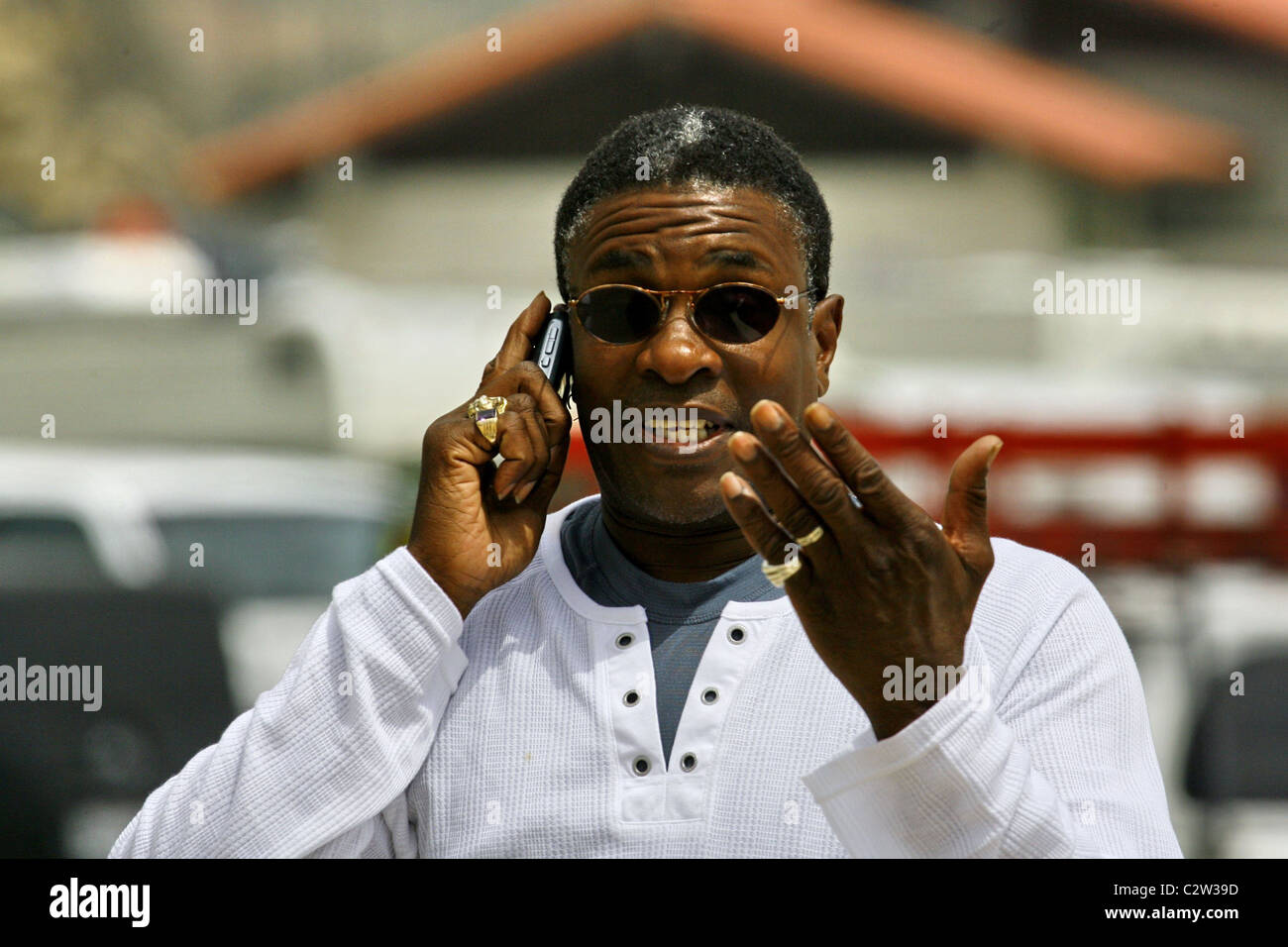 Actor Keith David has trouble finding a friend's party on Zuma beach in ...
