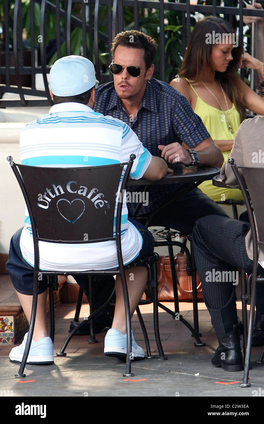 Kevin Dillon and Jerry Ferrara The cast of HBO's 'Entourage' filming a ...