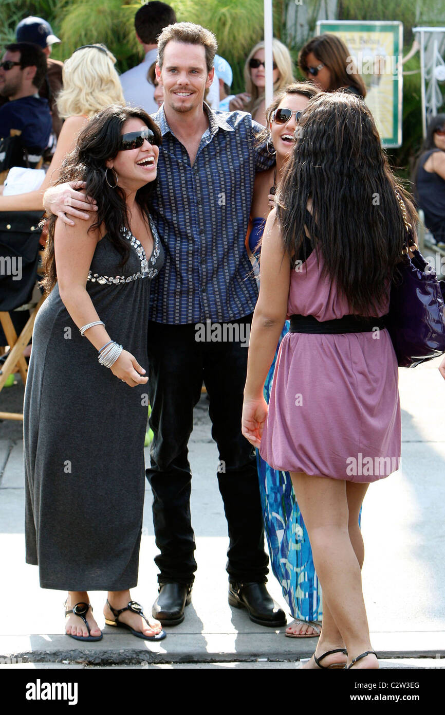 Kevin Dillon The cast of HBO's 'Entourage' filming a scene at the Urth ...